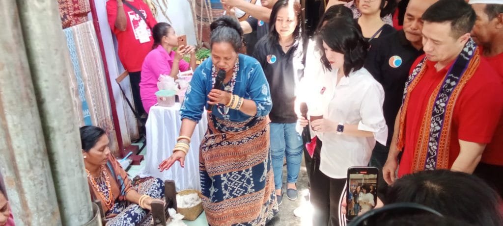 Grace Natalie Berkunjung ke Sikka, Pelaku UMKM Senang - Ekorantt.com