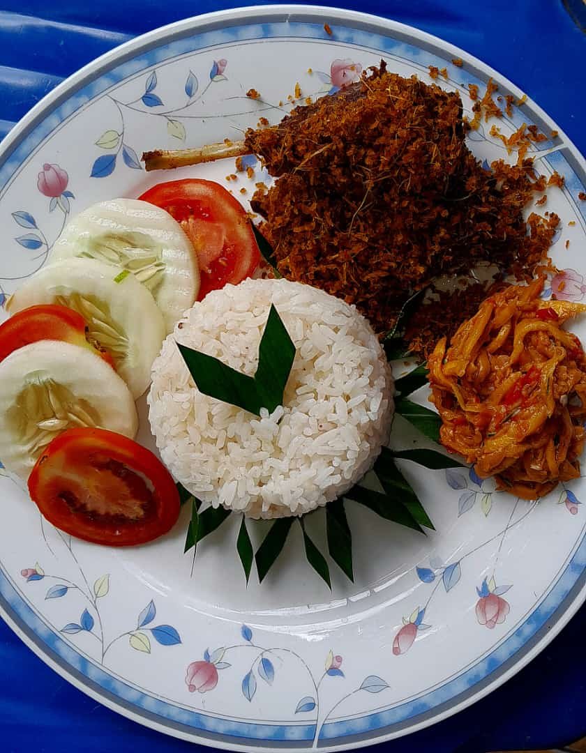 Menikmati Sensasi Nasi Bebek Khas Madura di Rahayu Kitchen Waioti ...
