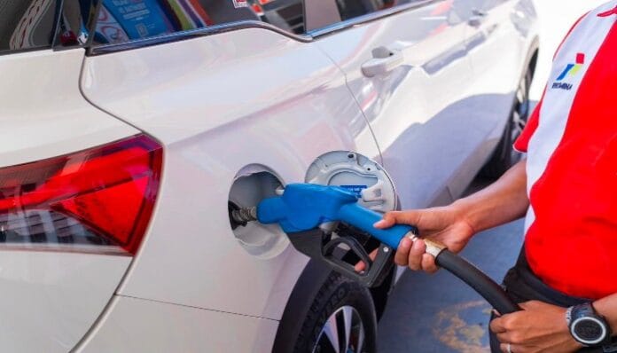 Pertamax Tembus Rp16 Ribu per Liter, Sopir Taksi di Manggarai Luapkan ...